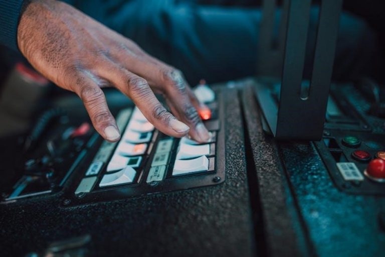 Distech Controls Thermostat User Manual | Easy Guide & Troubleshooting